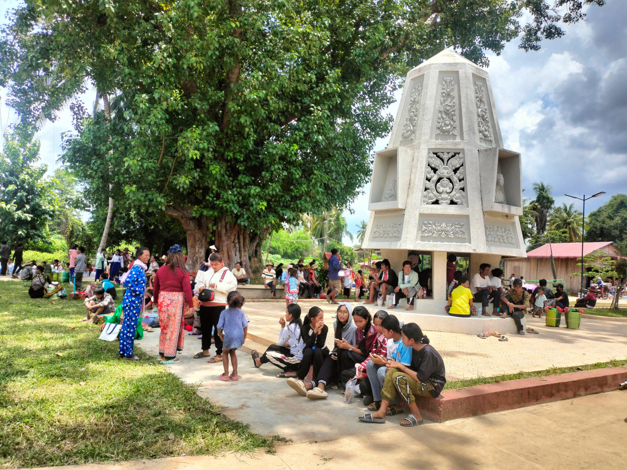 Growth fosters development – DOCUMENTATION CENTER OF CAMBODIA